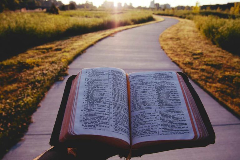 Habacuc 1 completo, con explicación y significado - Tu Biblia Online